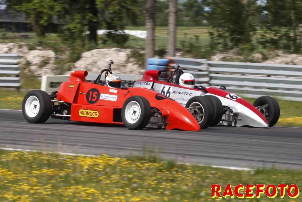 Heta race i Karlskoga för Formula Basic - Formula Basic